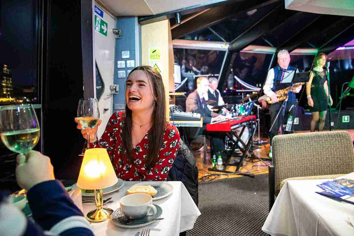 Luxury Jazz Dinner Cruise | Thames Live Music | Coco-Moola